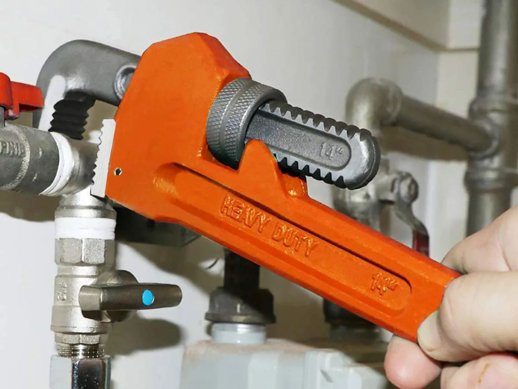 Pipe Wrench Techniques: Essential Tips for Automotive Repairs - Best ...
