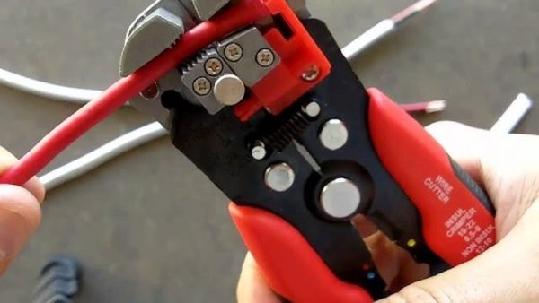 Cut the Cord with Confidence into Automatic Wire Strippers - Best USA Tools
